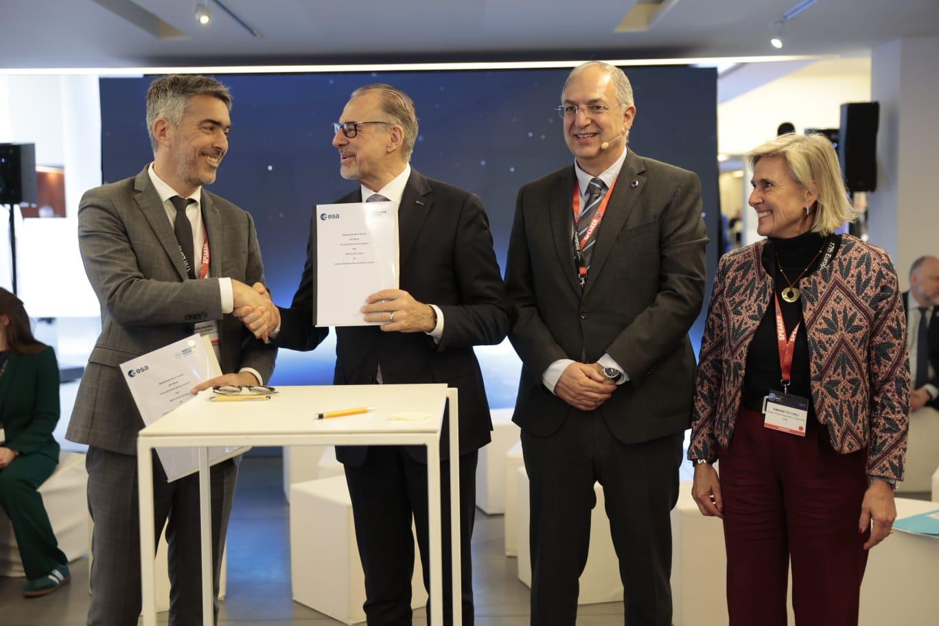 European Space Agency and Mercator Ocean International Sign Partnership ...