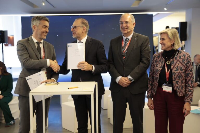 European Space Agency and Mercator Ocean International Sign Partnership ...